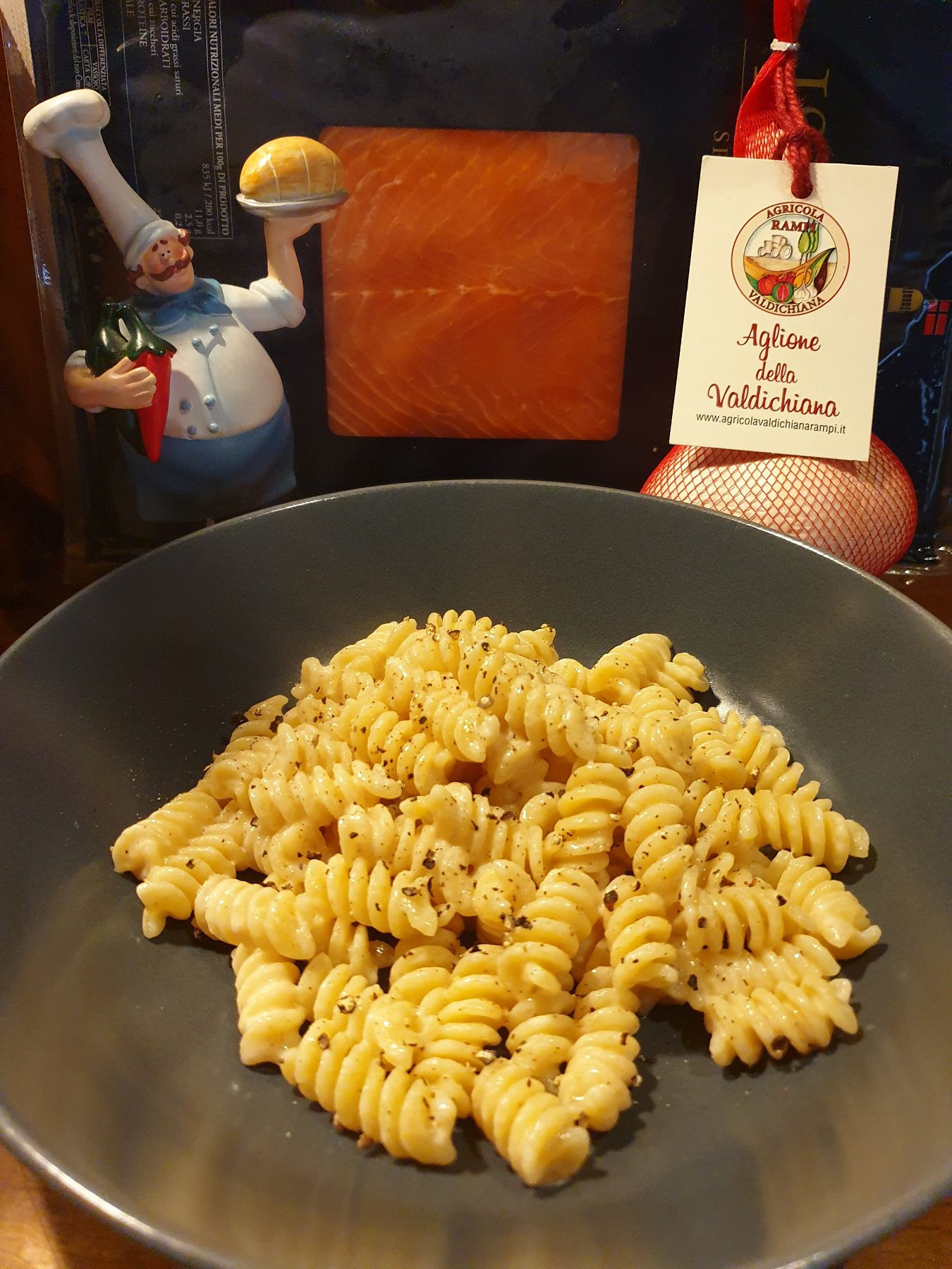 Fusilli toscani con salmone e Aglione della Valdichiana