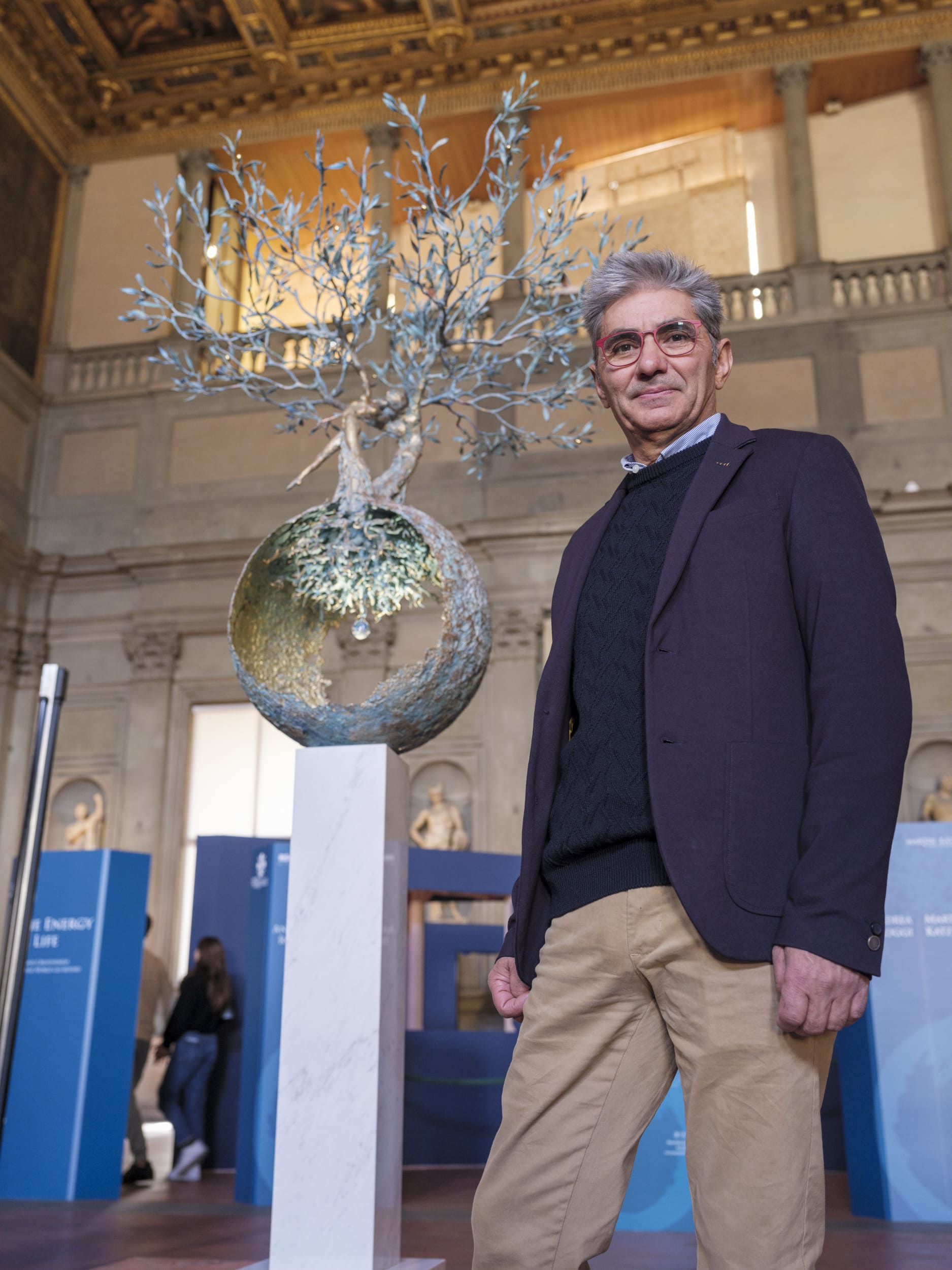 Andrea Roggi, l'artista delle sculture che toccano il cielo